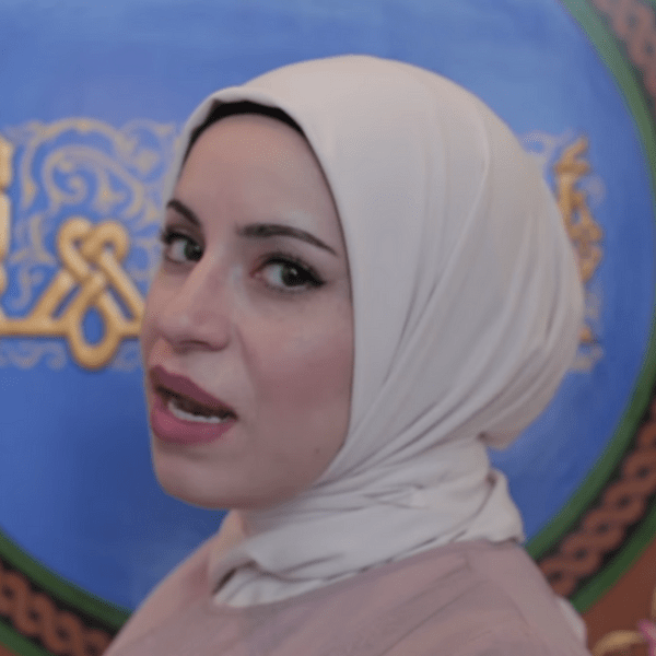 Mona Haydar’s Song ‘Hijabi’ Smashes Stereotypes About Muslim Women ...