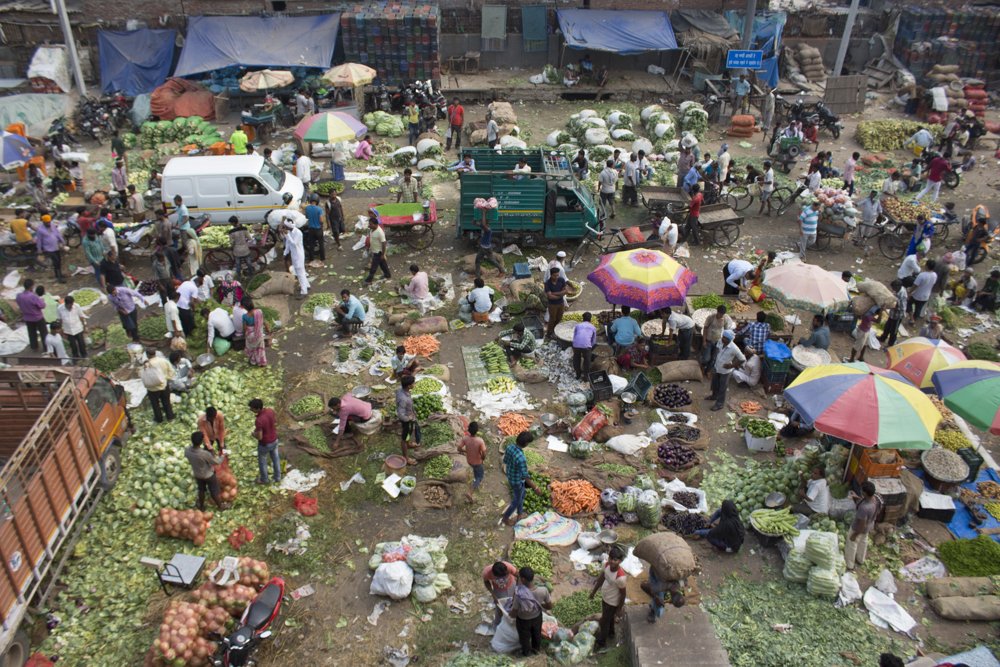 What’s It Like For Women Workers At Delhi’s Largest Sabzi Mandi | Youth ...