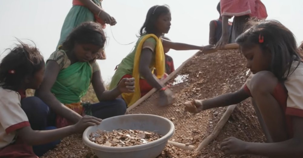 India’s Mica Mines Continue To Be A Hotspot For Child Exploitation