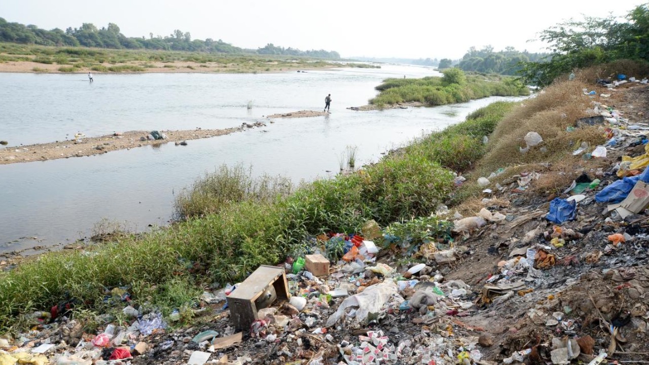 Rivers Carry Plastic Pollutants To Oceans | Youth Ki Awaaz