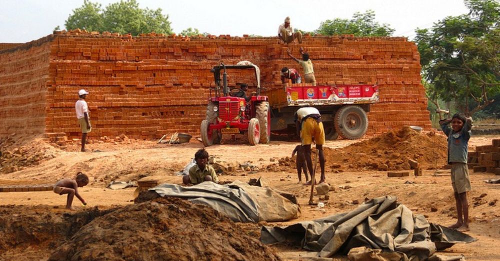 Bonded Labour In Bihar: The Plight Of Brick-Kiln Workers | Youth Ki Awaaz